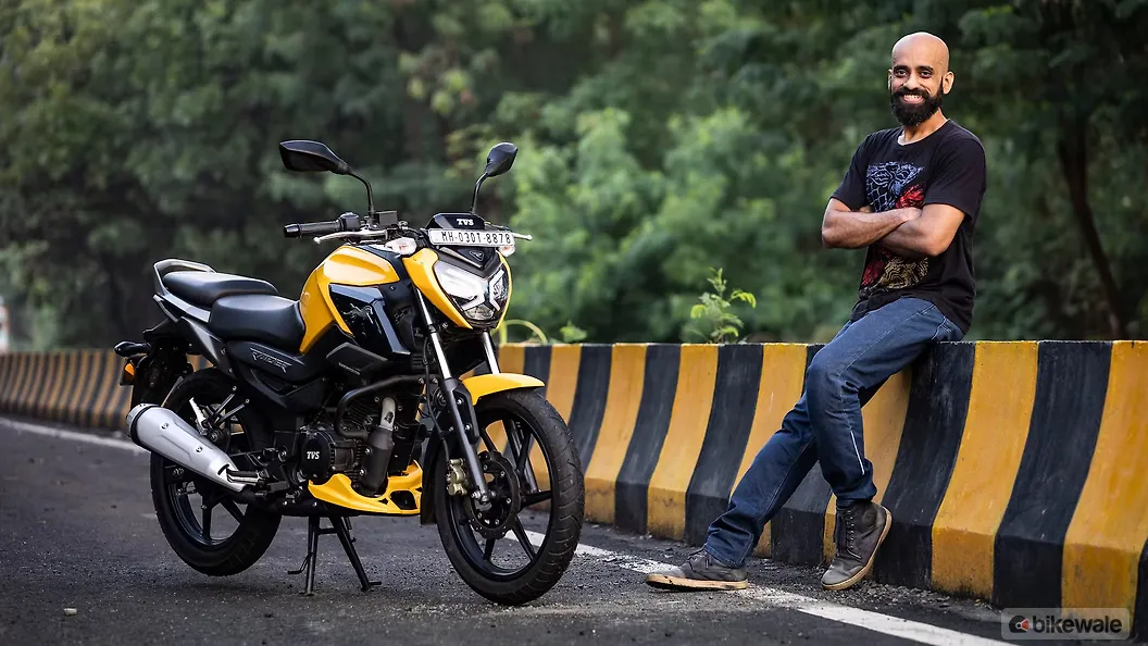 TVS Raider 125 Right Front Three Quarter Image – BikeWale