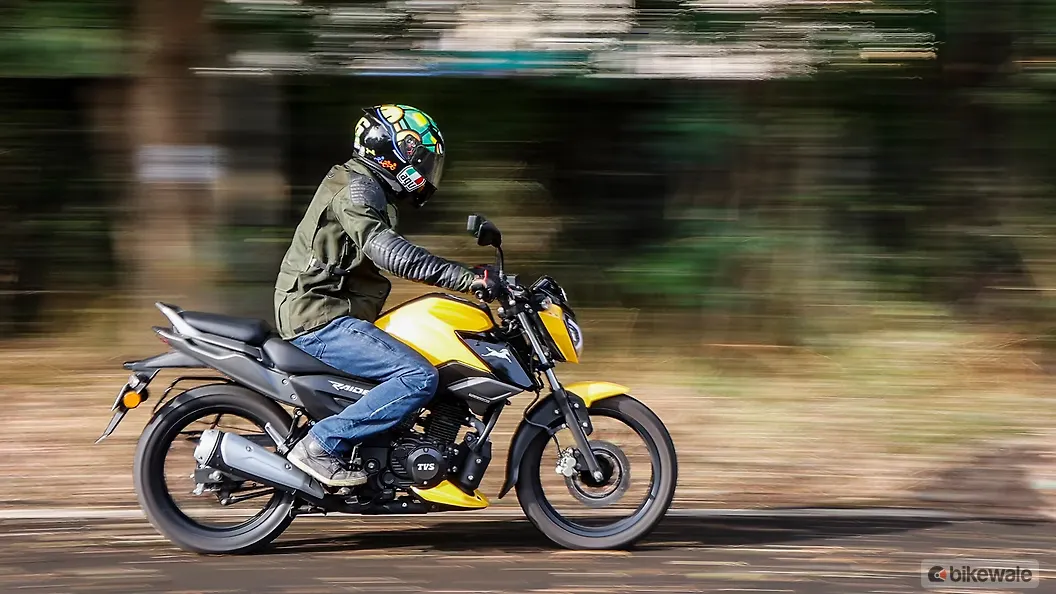 TVS Raider 125 Right Front Three Quarter Image – BikeWale