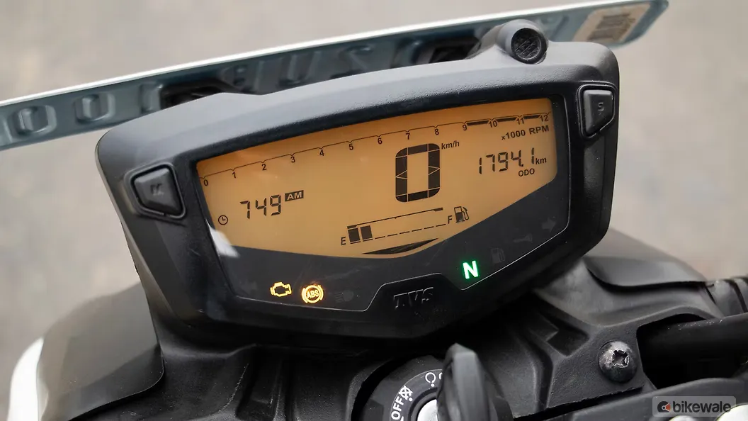 TVS Apache RTR 165RP Right Side View Image – BikeWale