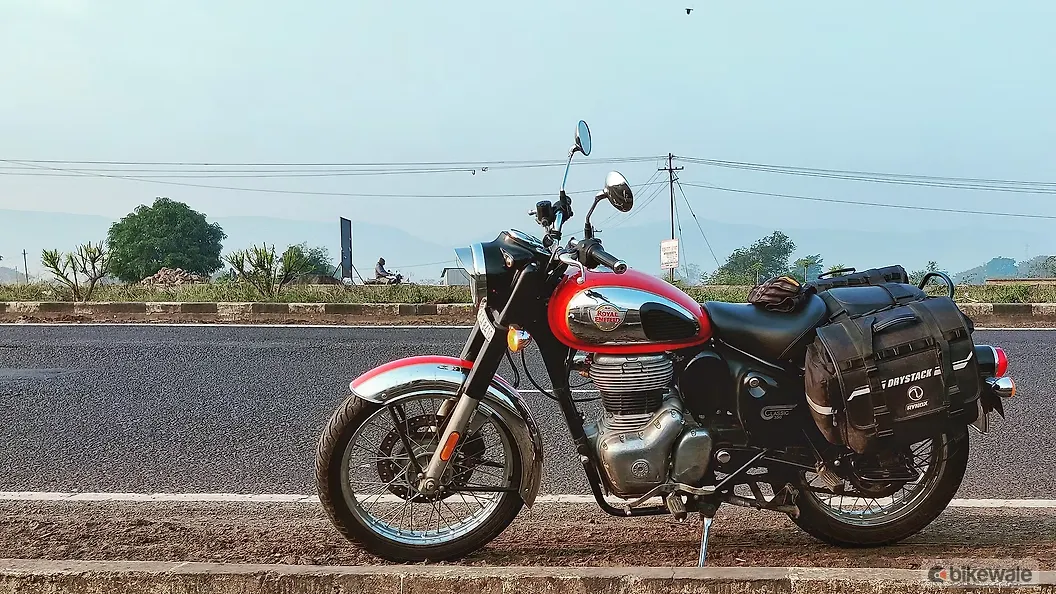Images of Royal Enfield Classic 350 | Photos of Classic 350 - BikeWale