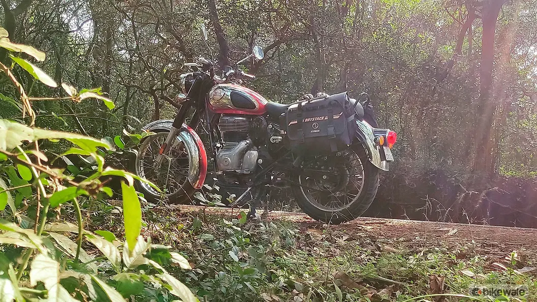Images of Royal Enfield Classic 350 | Photos of Classic 350 - BikeWale
