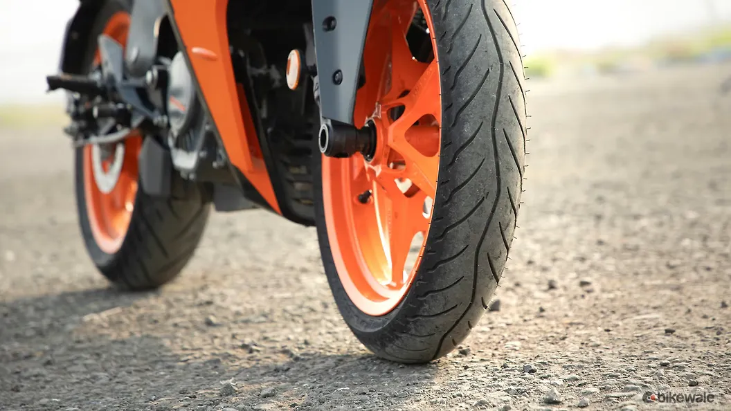 KTM RC 200 Radiator Image – BikeWale