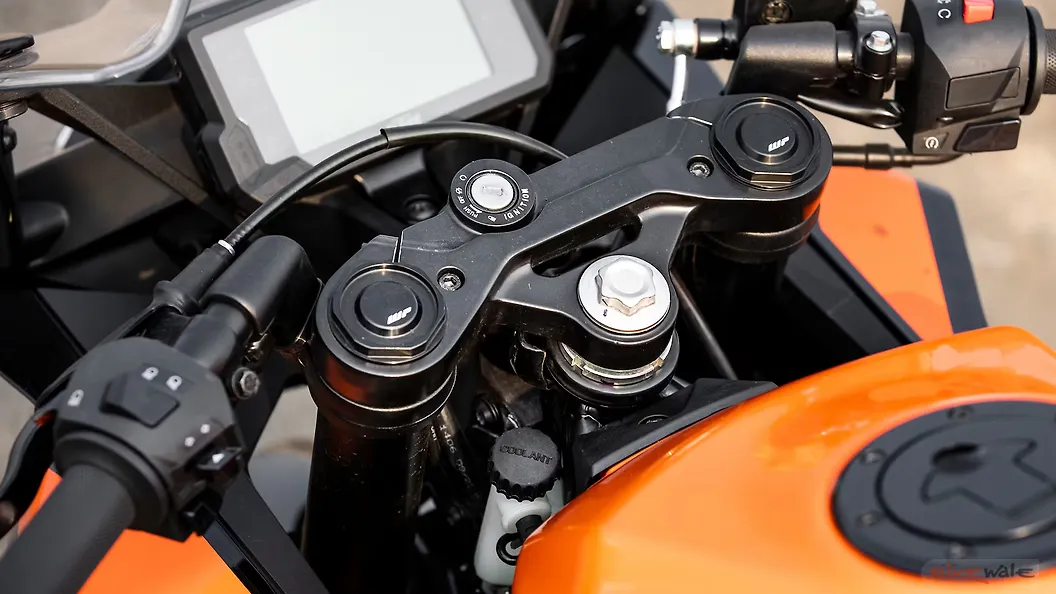 KTM RC 200 Handle Bar Image – BikeWale