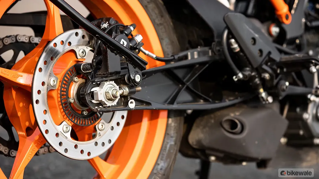 KTM RC 200 Rear Brake Image – BikeWale