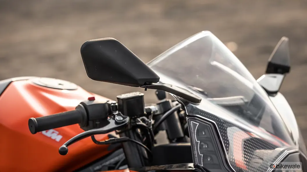 KTM RC 200 Front Headlamp Cowl Image – BikeWale