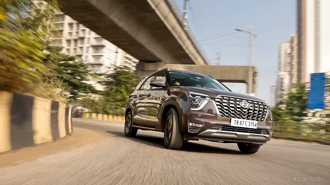 Alcazar Right Front Three Quarter Image, Alcazar Photos in India - CarWale