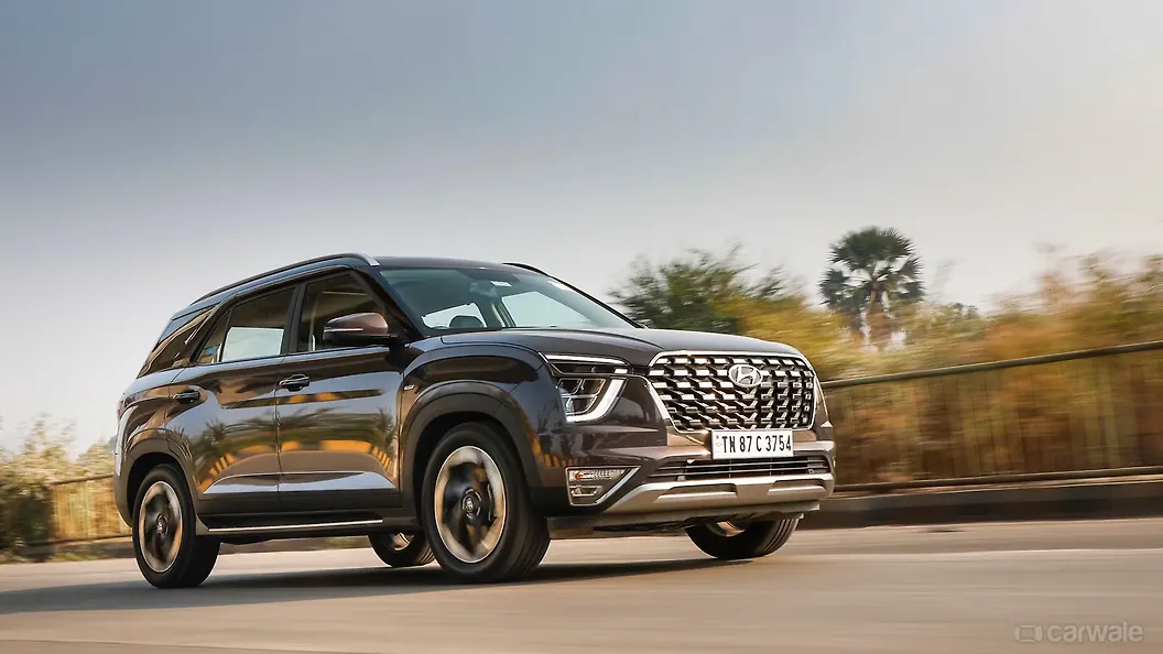 Alcazar Right Front Three Quarter Image, Alcazar Photos in India - CarWale