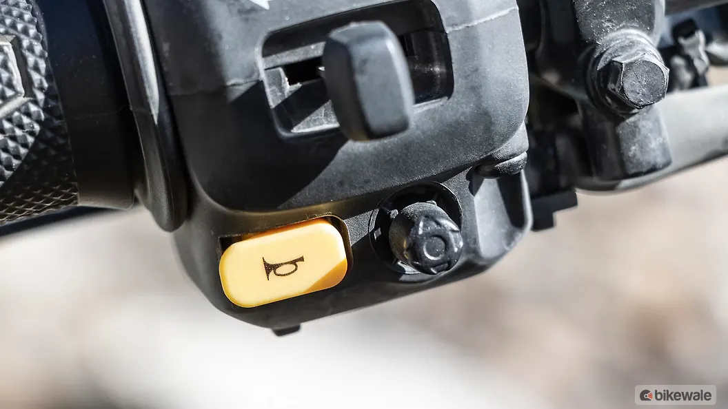 Royal Enfield Himalayan 450 Engine Start Switch Image – BikeWale