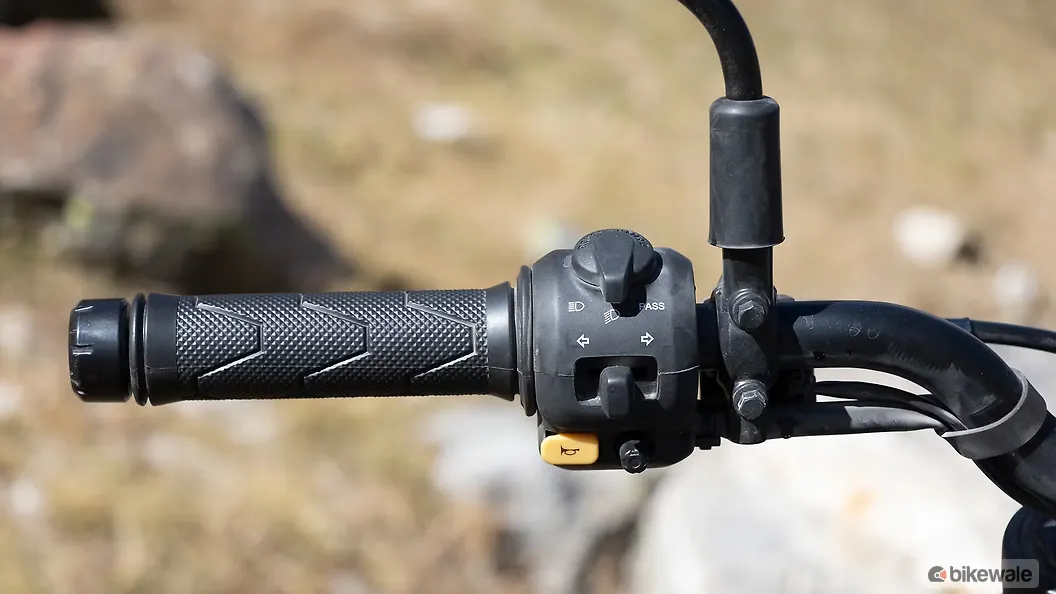 Royal Enfield Himalayan 450 Multifunction Switchgear Image – BikeWale