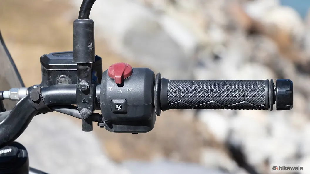 Royal Enfield Himalayan 450 Multifunction Switchgear Image – BikeWale