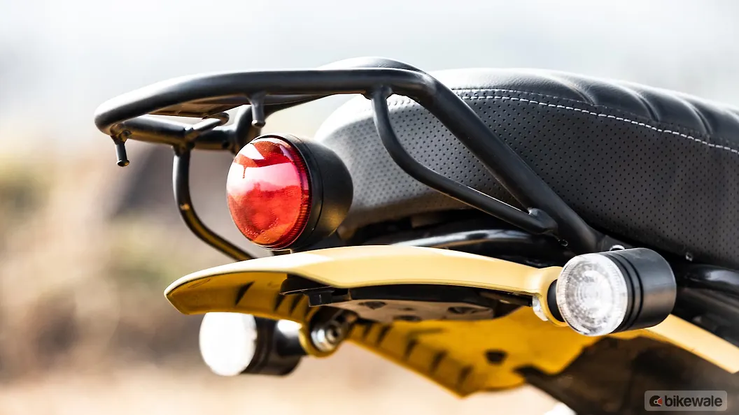 Yezdi Scrambler Rear Fender Image – BikeWale