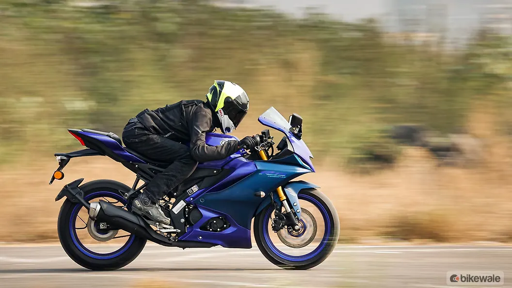 Yamaha R15 V4 Right Side View Image – BikeWale