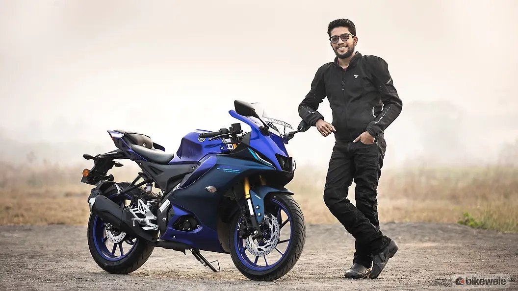 Yamaha R15 V4 Right Side View Image – BikeWale