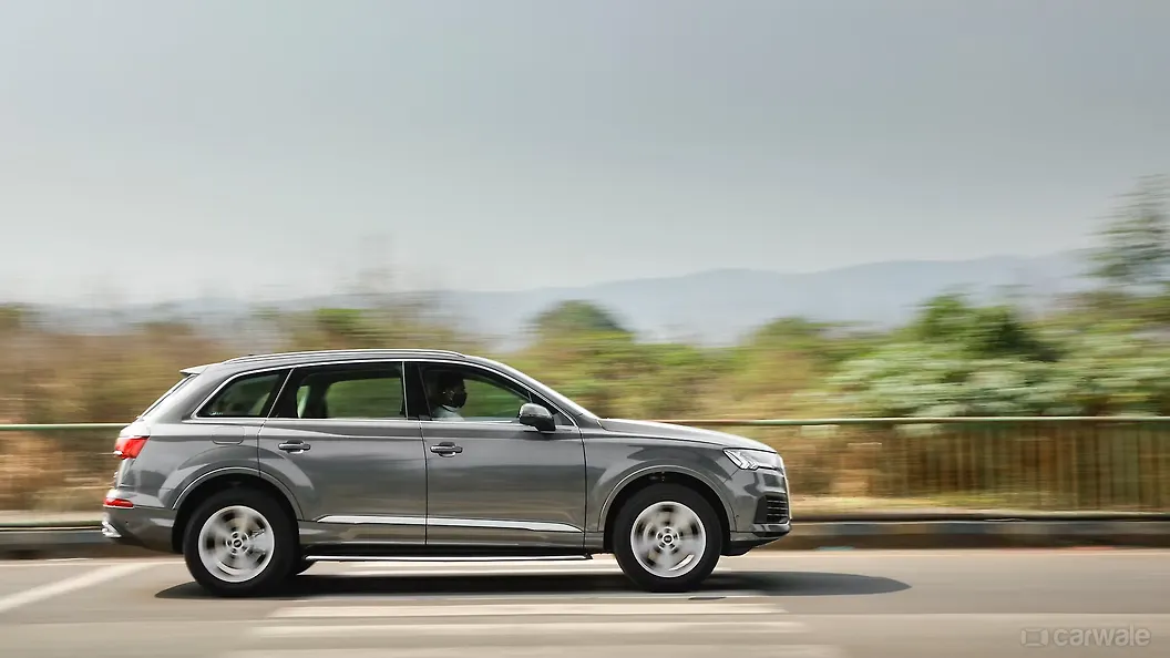 Q7 Left Side View Image, Q7 Photos in India - CarWale