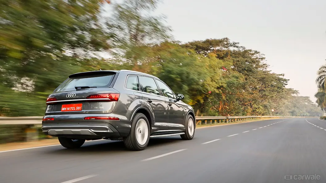 Q7 Rear View Image, Q7 Photos in India - CarWale