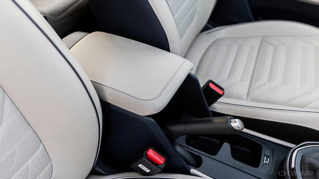 Carens Open Boot/Trunk Image, Carens Photos in India - CarWale