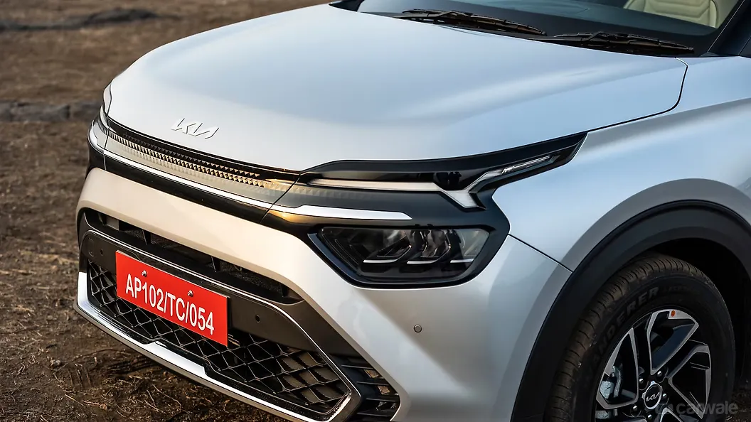 Carens Closed Hood/Bonnet Image, Carens Photos in India - CarWale