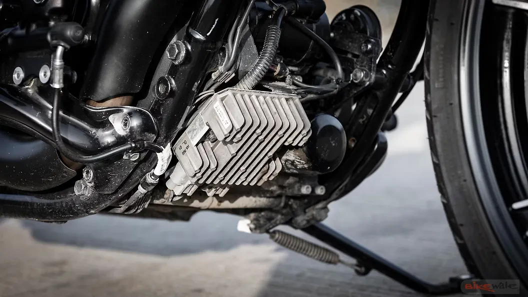 Indian Chief Dark Horse Engine From Left Image – BikeWale