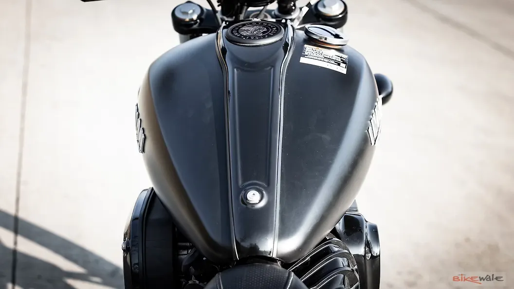 Indian Chief Dark Horse Fuel Tank Image – BikeWale