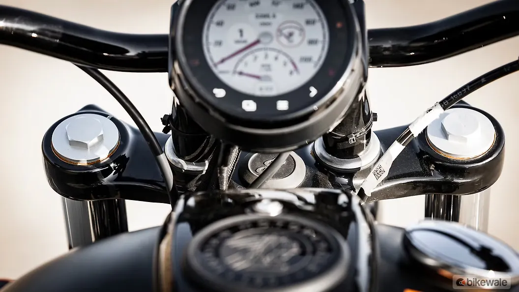 Indian Chief Dark Horse Instrument Cluster Image – BikeWale