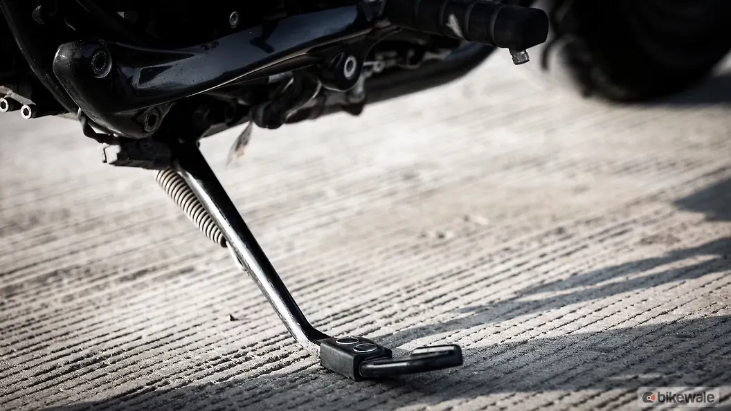 Indian Chief Dark Horse Rider Footpeg Image – BikeWale