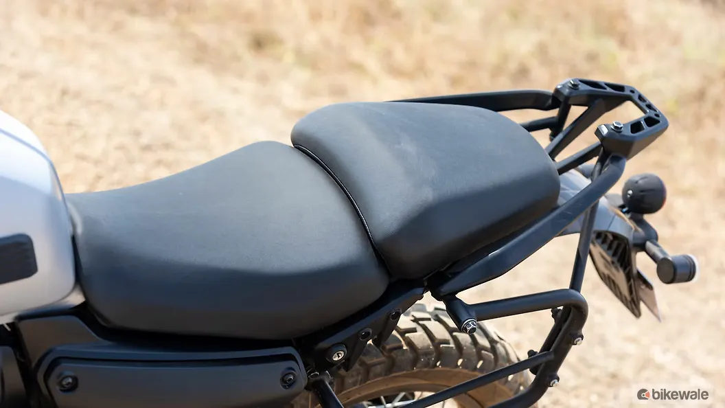 Yezdi Adventure Bike Seat Image – BikeWale