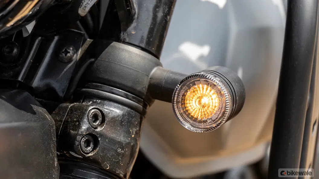 Yezdi Adventure Front Turn Indicators Image – BikeWale
