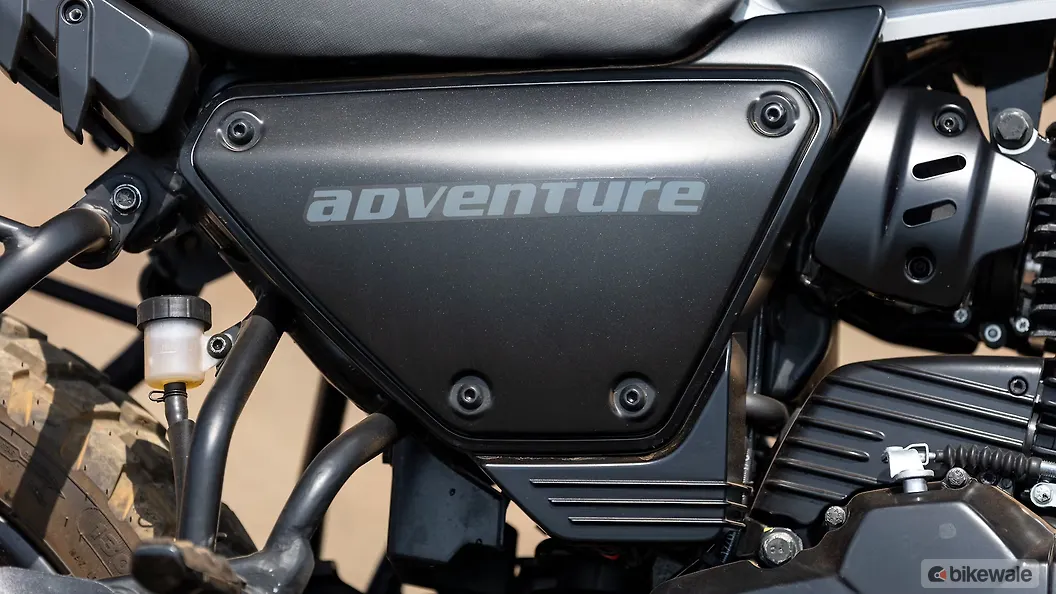 Yezdi Adventure [2024] Right Side View Image – BikeWale