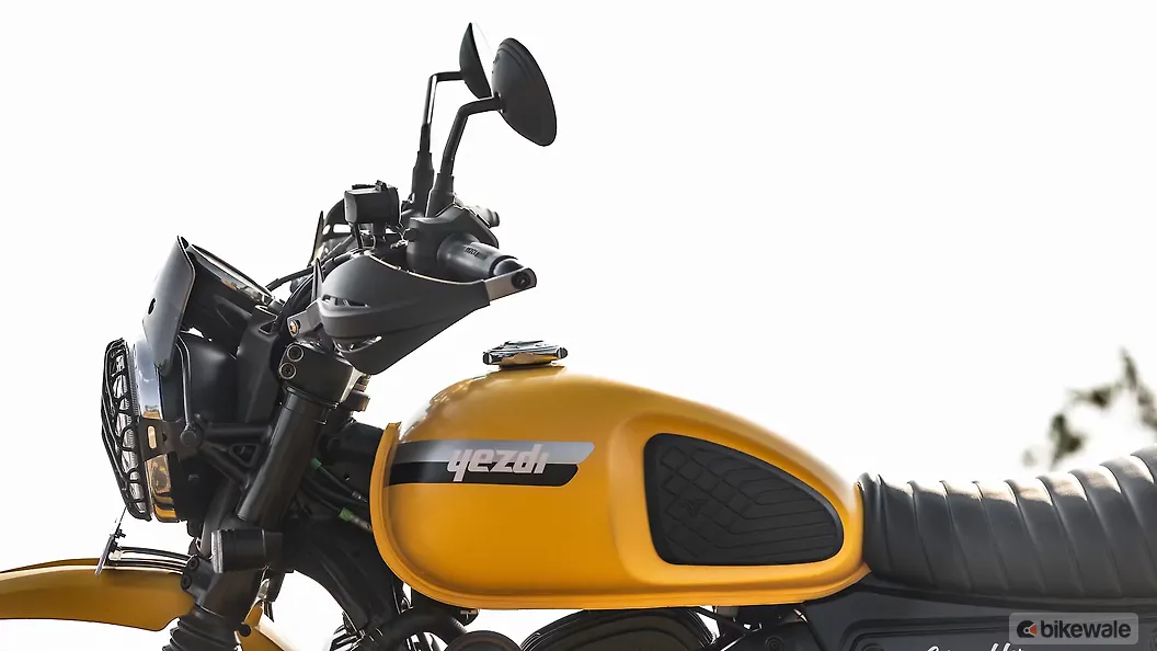Yezdi Scrambler Fuel Tank Image – BikeWale