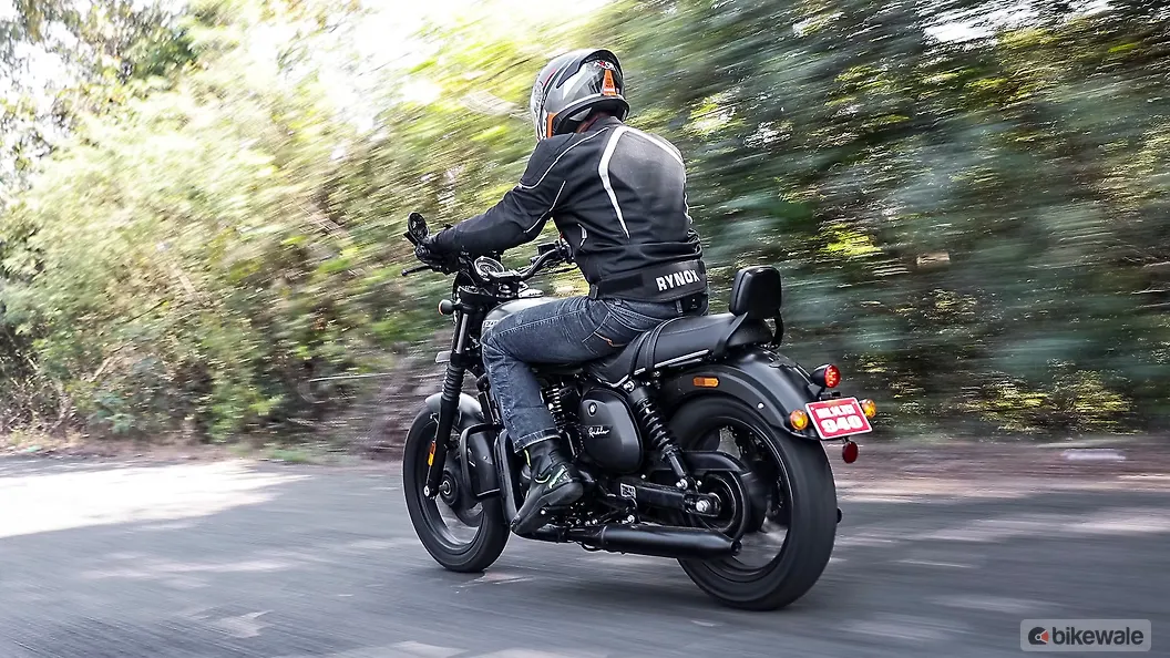 Yezdi Roadster [2024] Left Side View Image – BikeWale