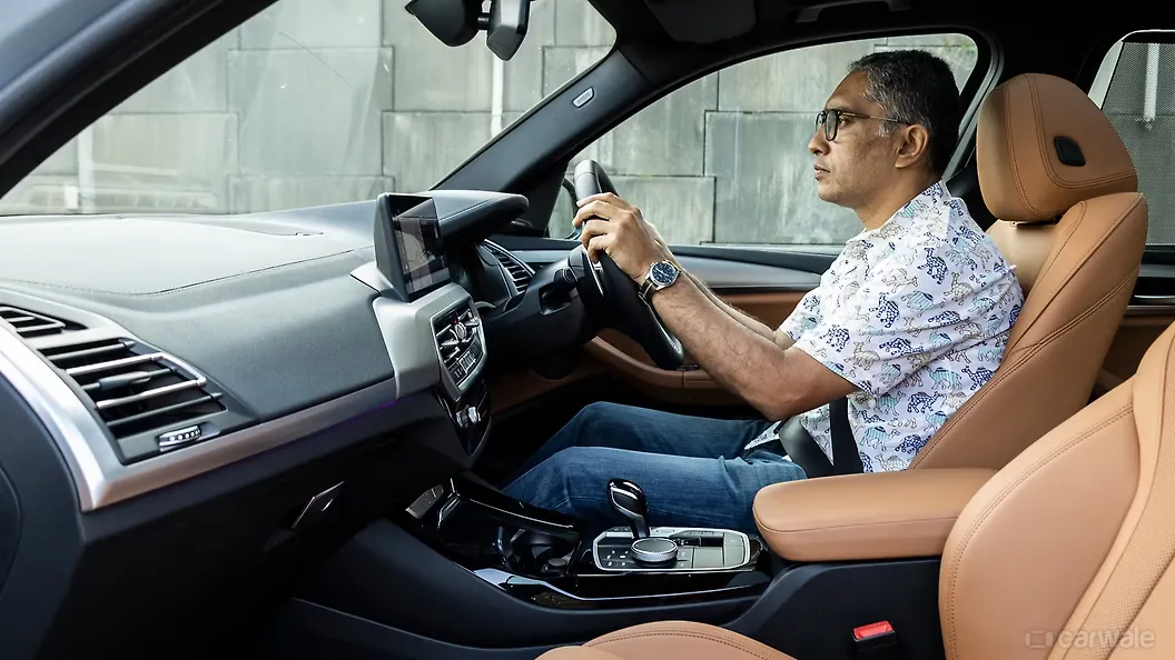 X3 Front Row Seats Image, X3 Photos in India - CarWale