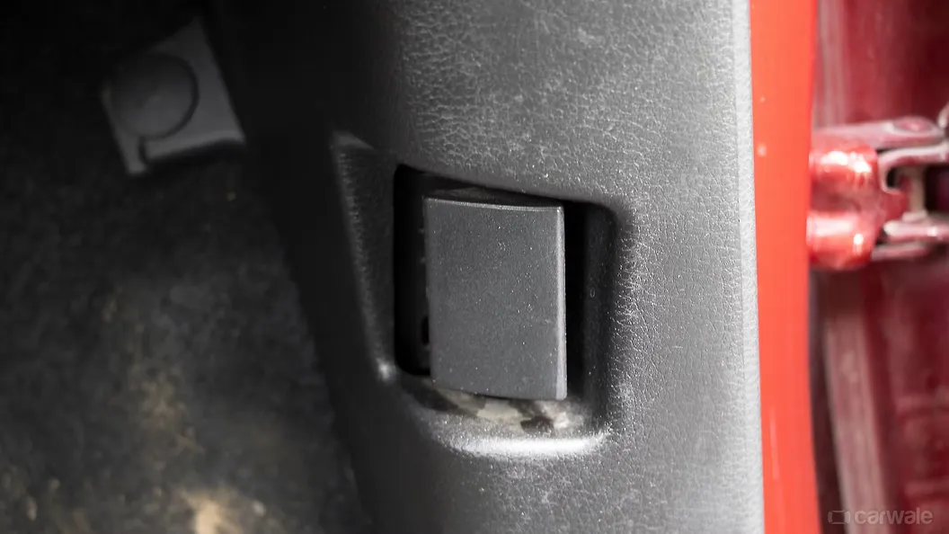 Wagon R Bonnet/Hood release Image, Wagon R Photos in India - CarWale