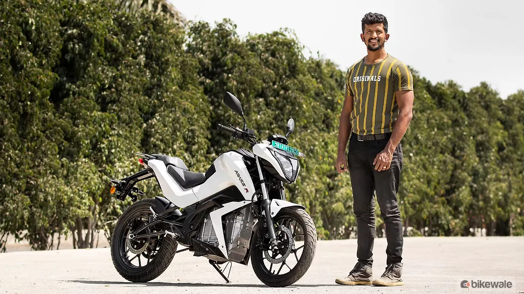 Tork Kratos R TFT / Instrument Cluster Image – BikeWale