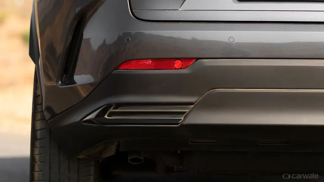 NX Rear Parking Sensor Image, NX Photos in India - CarWale