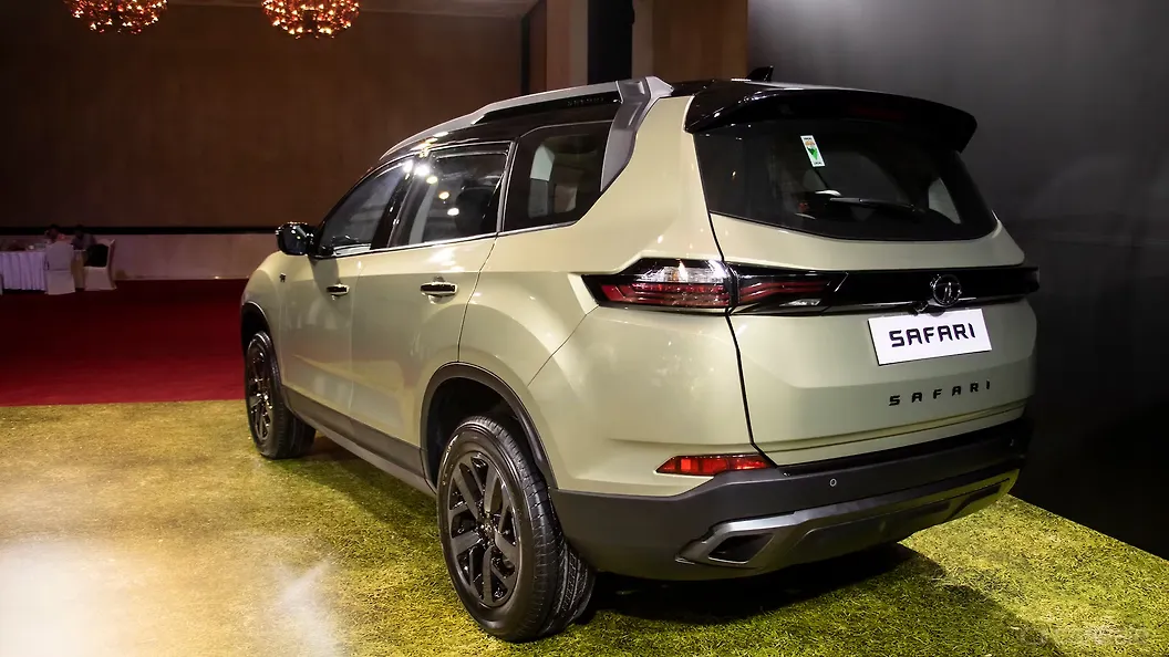 Safari Rear View Image, Safari Photos in India - CarWale