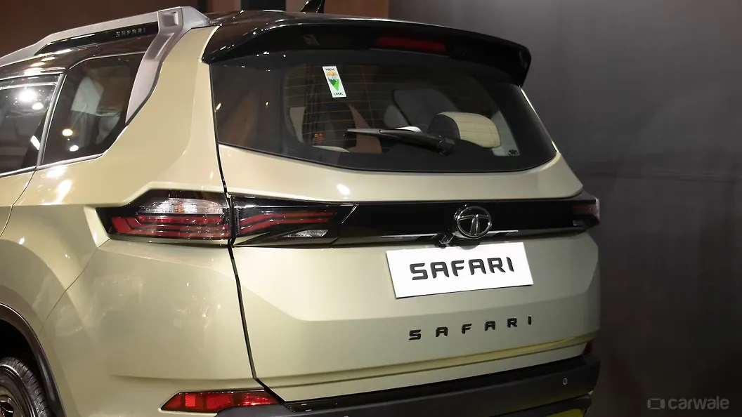 Safari Rear Door Image, Safari Photos in India - CarWale
