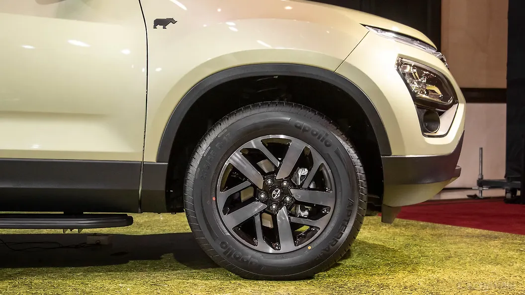 Harrier Wheel Image, Harrier Photos in India - CarWale