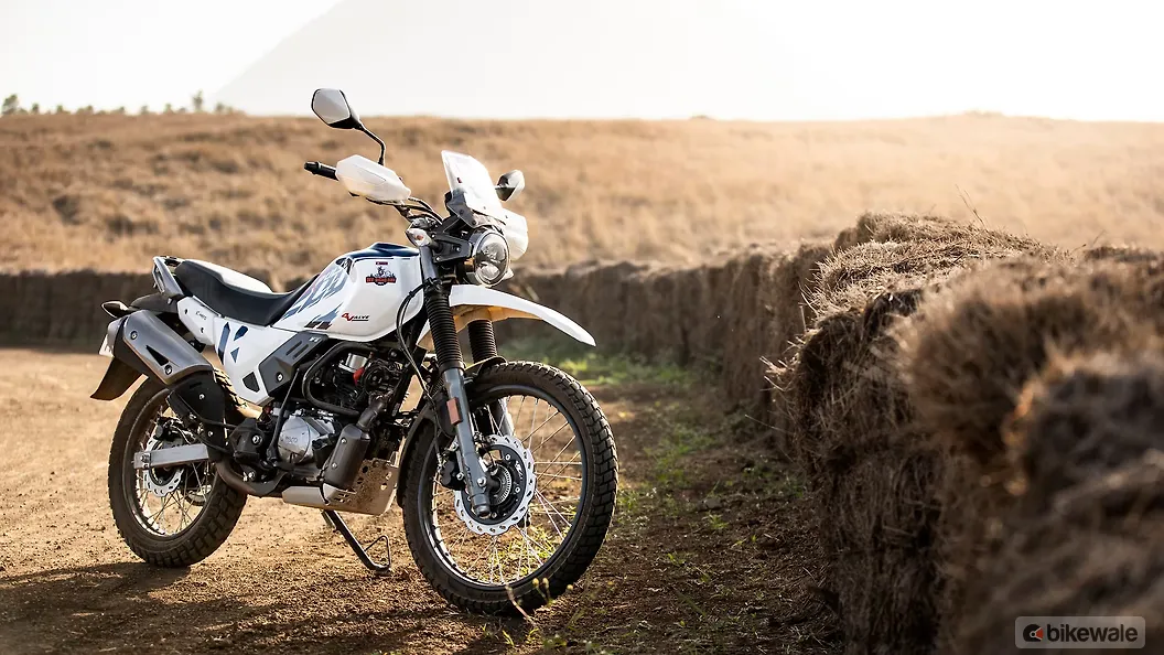 Hero Xpulse 200 4V Right Side View Image – BikeWale