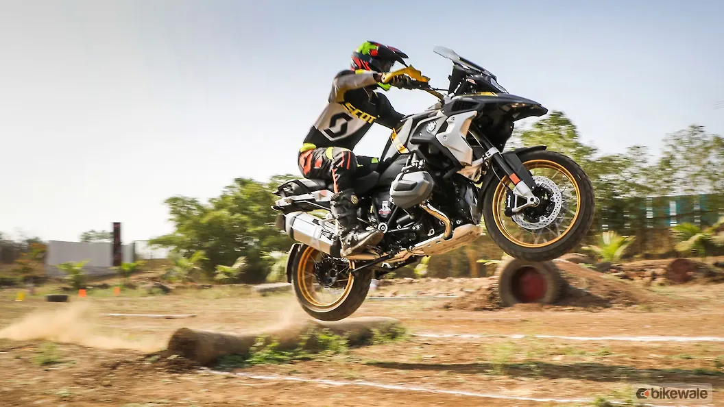 BMW R 1250 GS Left Front Three Quarter Image – BikeWale