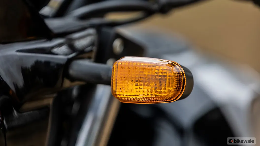 Royal Enfield Scram 411 Front Turn Indicators Image – BikeWale