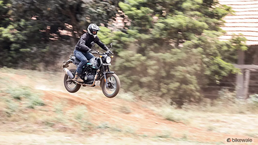 Royal Enfield Scram 411 Left Front Three Quarter Image – BikeWale