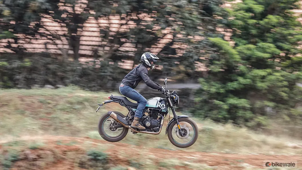 Royal Enfield Scram 411 Right Side View Image – BikeWale