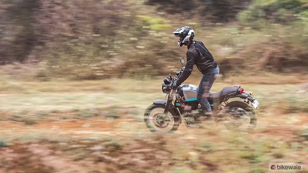 Royal Enfield Scram 411 Right Side View Image – BikeWale