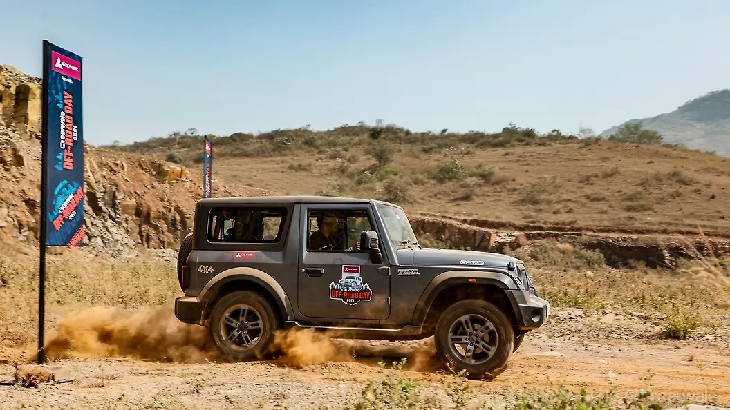 Thar Right Side View Image, Thar Photos in India - CarWale