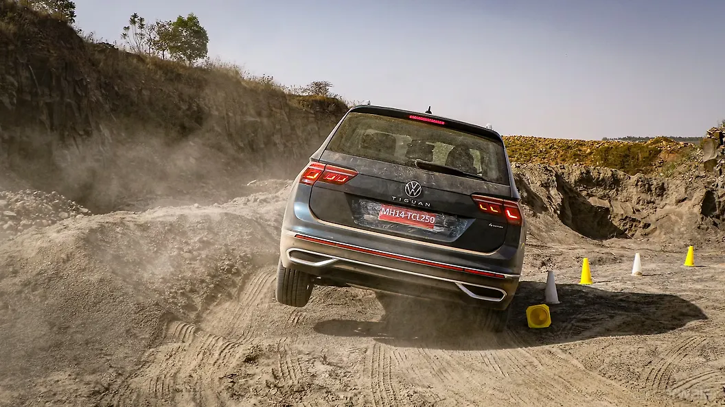 Tiguan Rear View Image, Tiguan Photos in India - CarWale