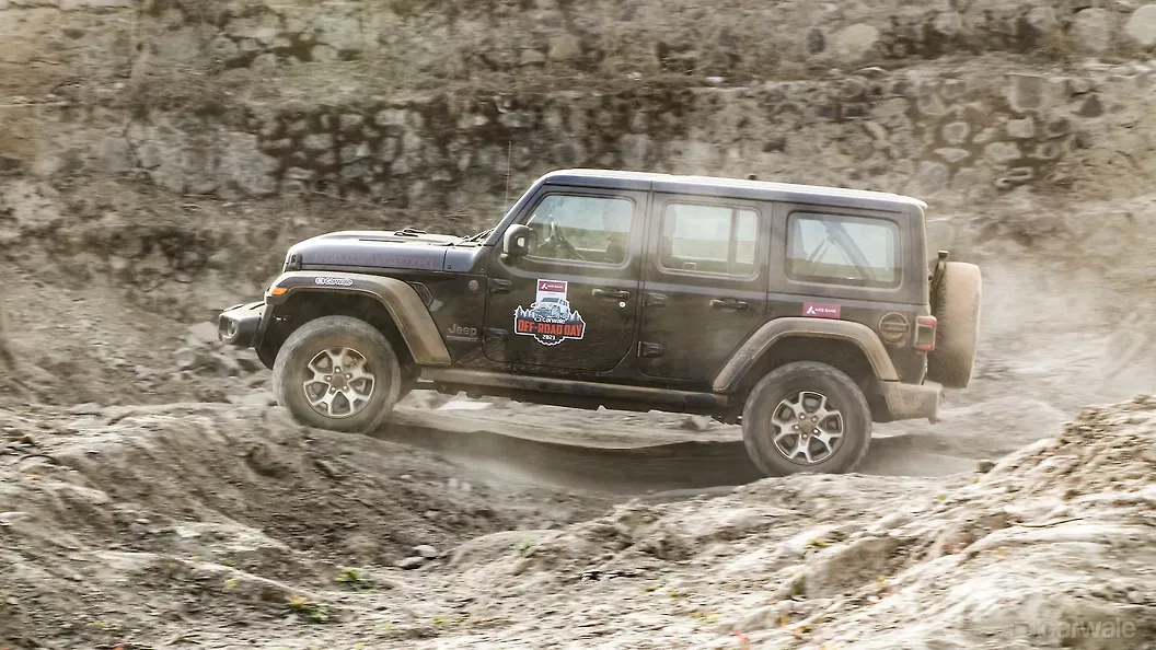 Wrangler Left Side View Image, Wrangler Photos in India - CarWale