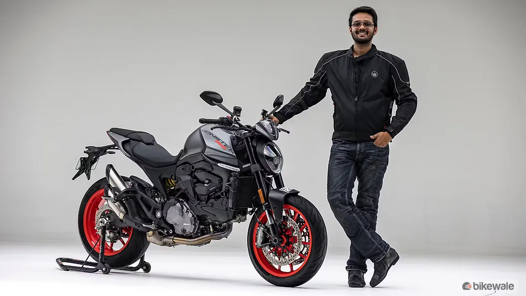 Images of Ducati Monster | Photos of Monster - BikeWale
