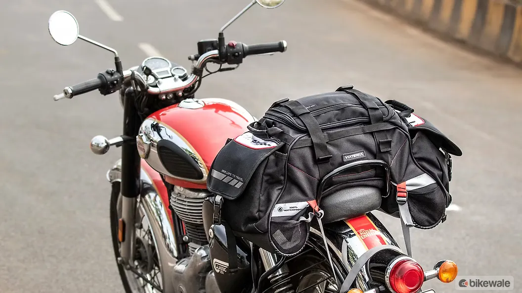 Royal Enfield Old Generation Classic 350 2021 Rear View Image – BikeWale