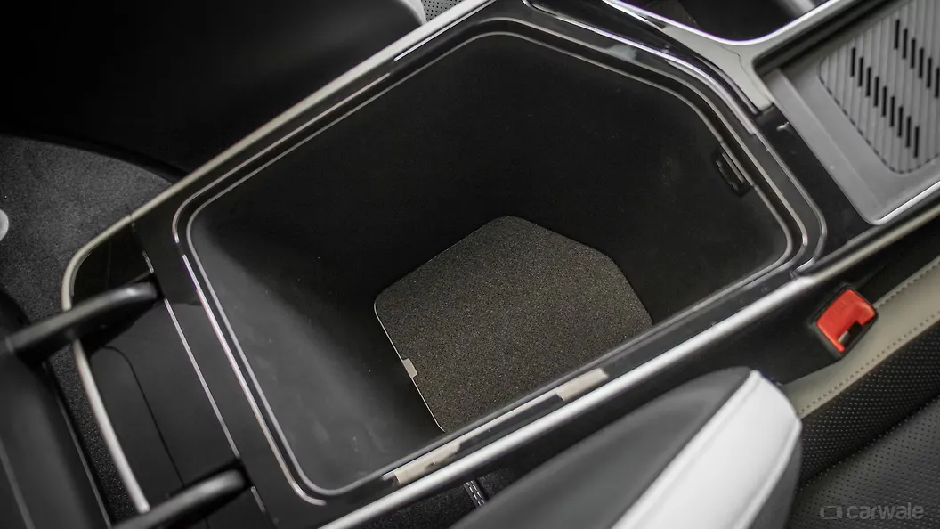 EV6 Front Centre Arm Rest Storage Image, EV6 Photos in India - CarWale