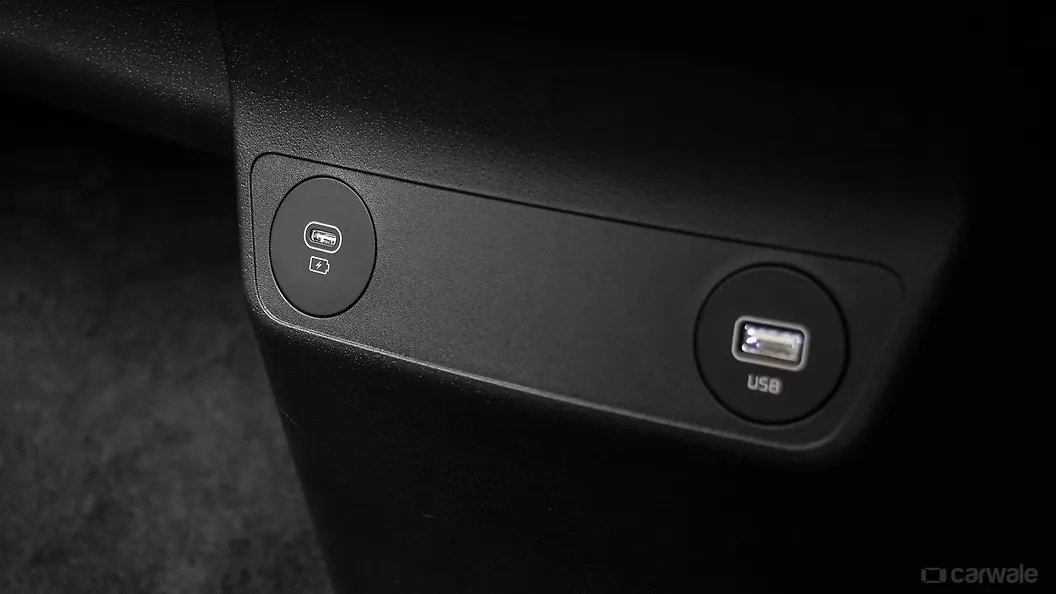 EV6 USB Port/AUX/Power Socket/Wireless Charging Image, EV6 Photos in ...